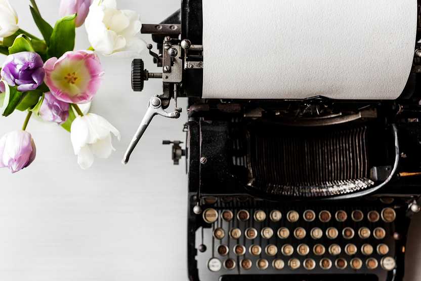 Woman Typing On A Vintage Typewriter Id 104247